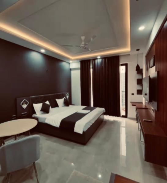 Luxury Studio Apartment - Omaxe New Hazratganj - Lucknow