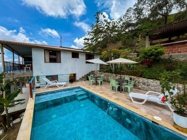 Casa Campestre Con Piscina Privada - Guaduas