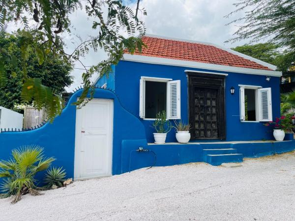 Dushi Blou, Private Monumentje In Otrabanda - Curaçao