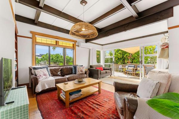 Cabbage Tree Cottage - Papamoa