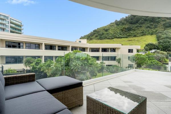 Oceanside Apartment With Pool Views - マウント・マウンガヌイ