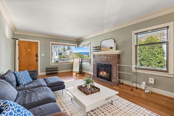 Craftsman 2b Upper Unit -1 Block From Greenlake - Seattle, WA