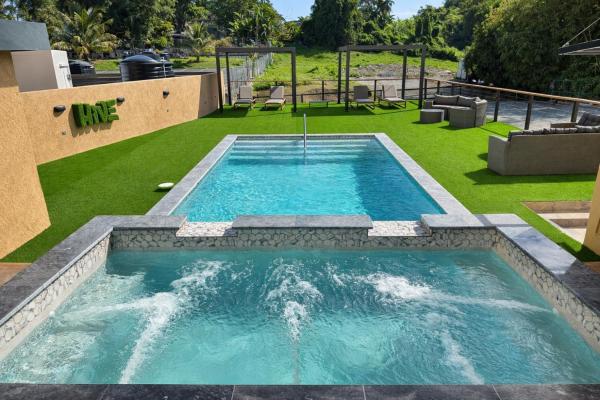 The Hive Boutique Hotel Double Queen Room 110 - Trinidad und Tobago