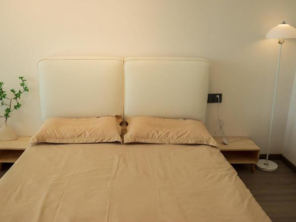 Yue Bamboo Elegant House - Enjoy The Seascape - 180 Square Cream Color Intelligent Big Bed Room - Large French Window - Spacious And Bright - Super Comfortable Mahjong Environment - Enjoy Cooking Fun - Fangchenggang