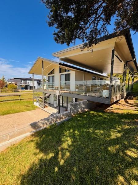 Lancaster Lodge - Pet Friendly Multi Family Retreat - Meeniyan