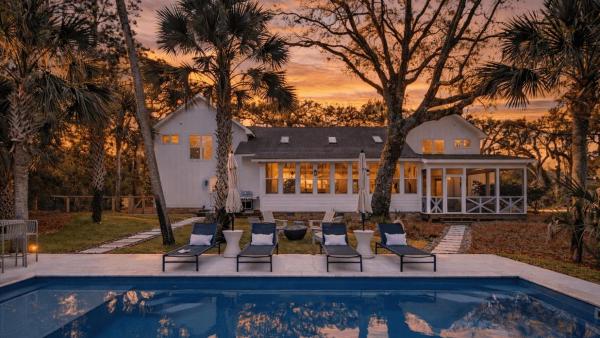 Sparrow Haus By Avantstay Luxe Isle Of Palms Retreat • Pool Firepit Outdoor Lounge - Isle of Palms, SC