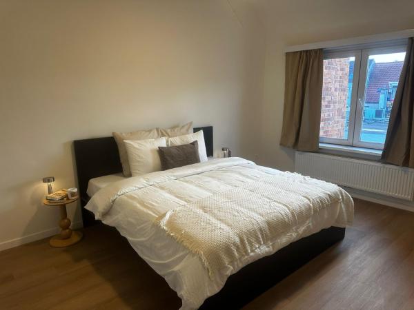 15-min Walk To Ghent Center, Stylish 3br &1lr Apartment - Oost-Vlaanderen