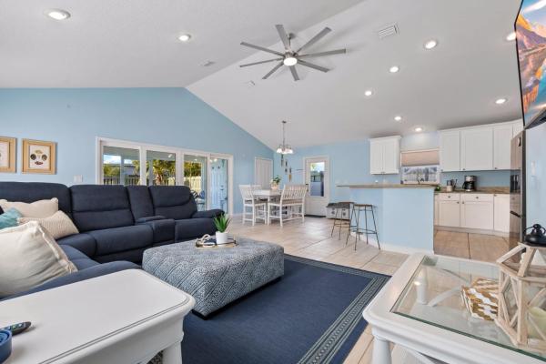 200 Madison Avenue - Cocoa Beach, FL