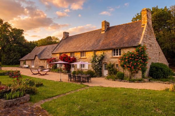 Kerbeleg, Ferme-manoir Du Xvè Siècle, Chambres Grand Confort - Pont-Aven