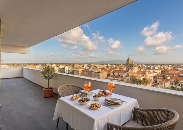 Penthouse Magic View - Large Penthouse In The Center - Oristano