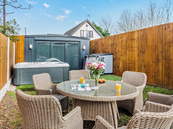 2 Bed In Rhyl Oc-94036 - Rhyl