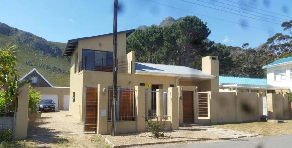 Allen's Halal Coastal Cottage - Kleinmond