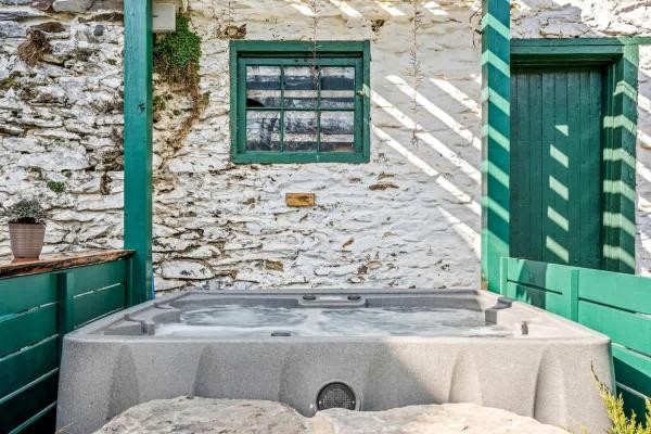 Historic Stone Cottage With Hot Tub And Hammock, Minutes From Downtown Harpers Ferry, West Virginia - Shepherdstown, WV