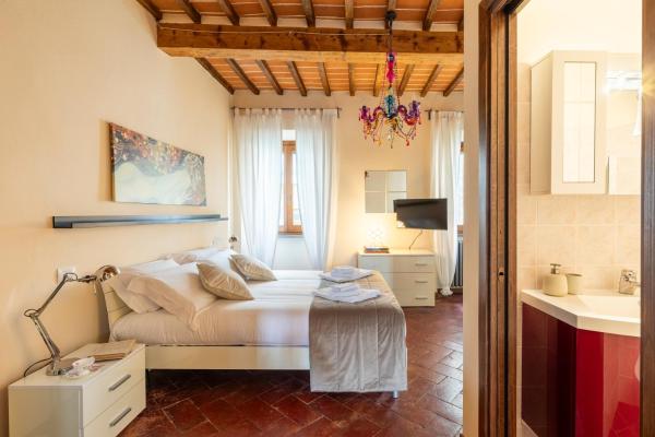 Arezzostays Amethyst - Arezzo