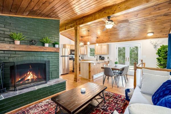 Fun And Modern Cabin With Pool Table, Hot Tub And Fire Pit For Your Perfect Getaway In Historic Harpers Ferry, Wv - 