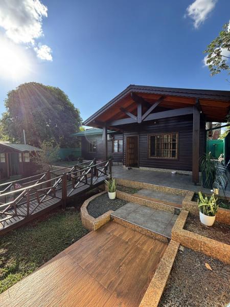 Alojamiento En El Centro De La Ciudad De Eldorado - Provincia de La Pampa