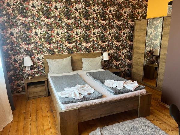 Stylish Orange Apartment In Sofia City Center - Sofia