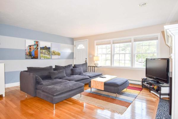 Fully Renovated Walk To Scargo Lake - Dennis, MA