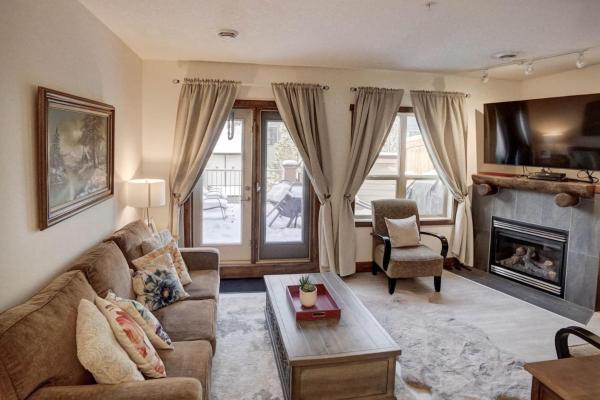 Fire Mountain 204 2 Level, 2 Bed, Great Views! - Canmore