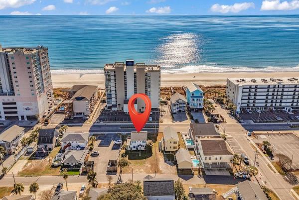 Coastal Private Home | Steps To Beach | Sleeps 12 - North Myrtle Beach, SC