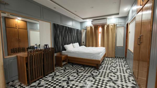 Hardil Aziz Guest House - Srinagar