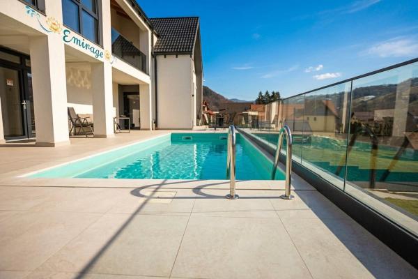 Emirage Luxury Villa Infinity Pool And Spa - Bran