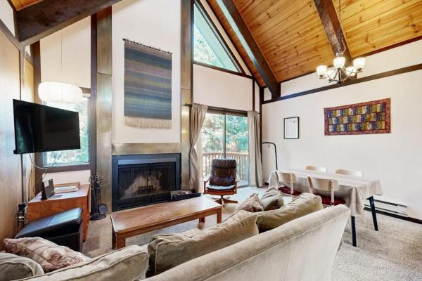Conveniently Located Family-friendly Escape Near Iv Rec Center & Free Wifi - Incline Village, NV