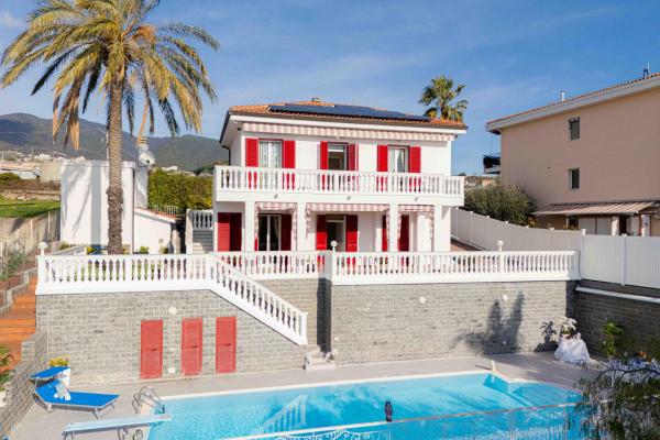 Mediterranean Villa With Pool And Sea View - San Remo