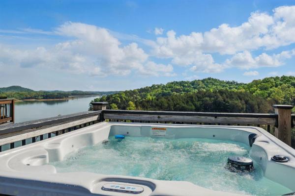 Lakeview Cabin By American Patriot Getaways - Dandridge, TN
