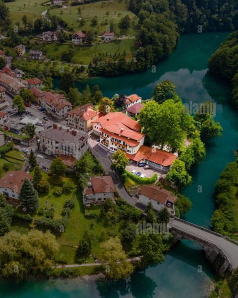 Hotel Lucija - Budget Friendly Stay - Slap ob Idrijci