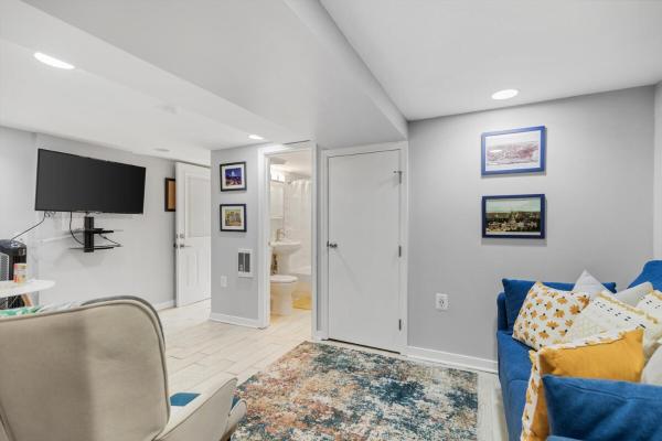 1-br Pad In The Heart Of Petworth - Walk To Metro - The Highlands - Washington DC