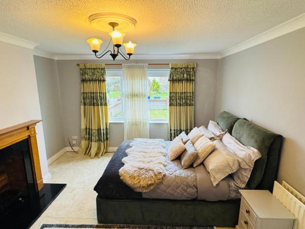 Lord Windsor's Regal Chamber - Ireland