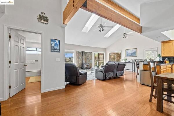 5 Bdr Yosemite Peaks Pool Table, Vaulted Ceilings - California
