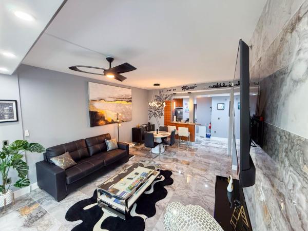 32 Brickell Royale With Skyline And Waterfront Views Plus 5 Star Resort Facilities - Miami, FL