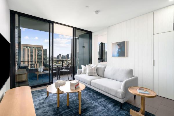 Southbank 2br City View - Pool, Gym & Parking - Brighton