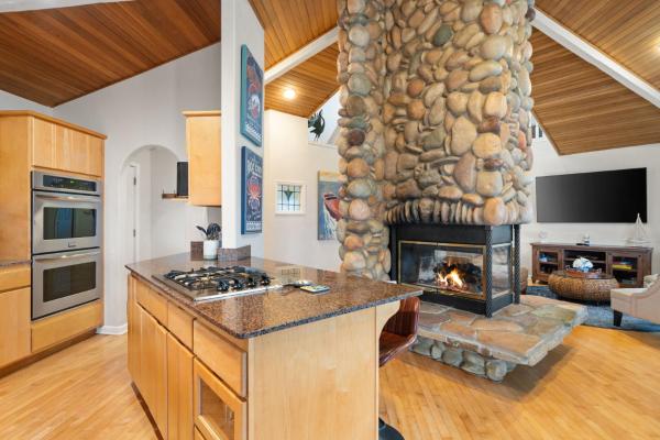 Point Whitehorn Cottage - Birch Bay State Park, Blaine