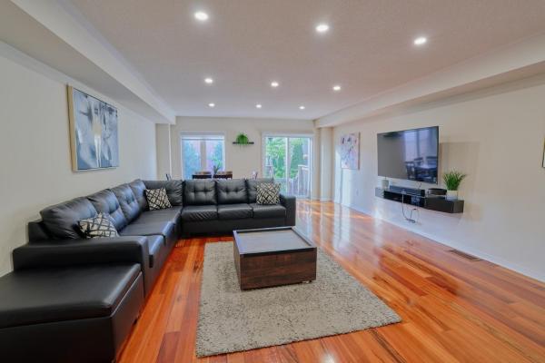 Spacious 4br Home In Mississauga - Brampton