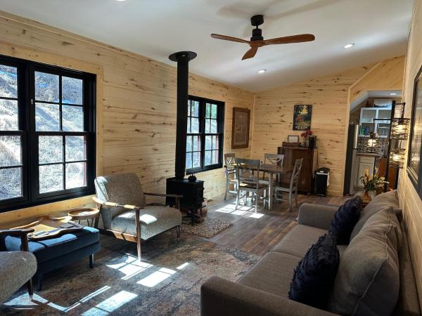 Camp Be Jolly In The Upper Valley - Taos Ski Valley, NM