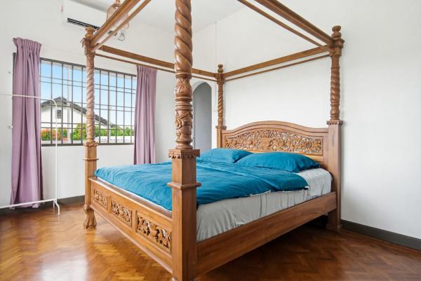 Sugars Houz - Woodlands