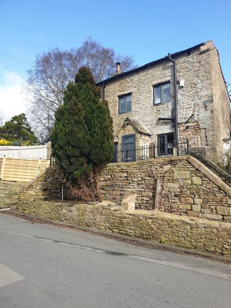 Angel Cottage - A Quirky One This One - Skipton Castle