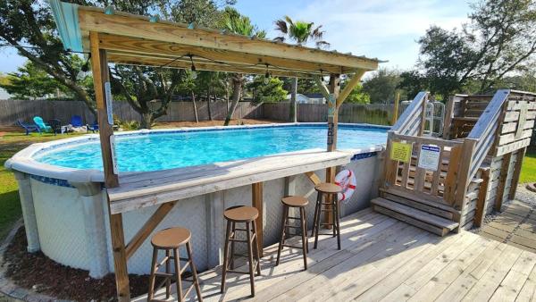 Poolside Palms Paradise - Navarre, FL