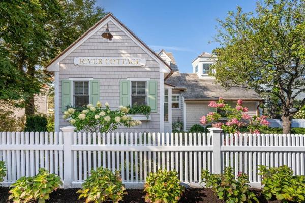 River Cottage - 2 Bedroom 1.5 Bath Waterfront Home - Kennebunk, ME
