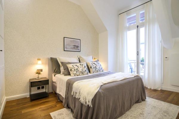 Balcon Champs Elysees - Jouy-en-Josas