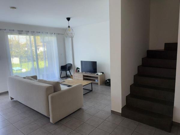 Jolie Maison Entière Avec 3 Chambres Centre Ville - Sainte-Eulalie