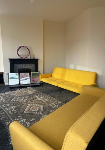 Town Centre House Sleeps 8 With Parking - Stafford, UK