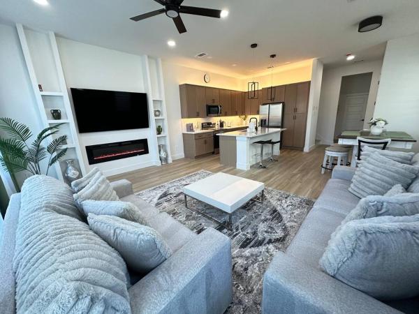 Spacious 3br|2.5ba Near Utsw | Garage + Patio - Dallas, TX