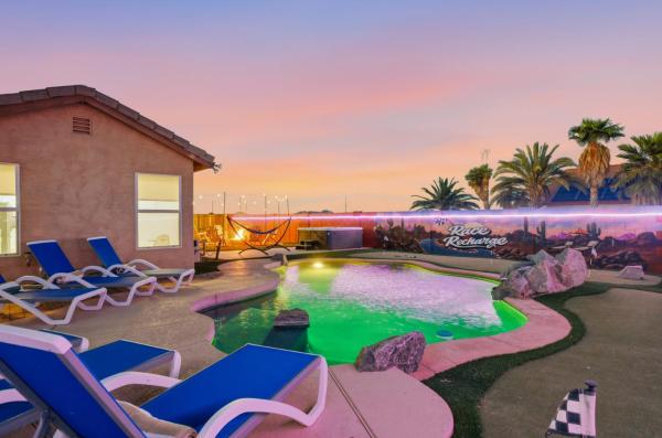 Recharge Ultimate Game Room Theater Heated Pool - Casa Grande, AZ