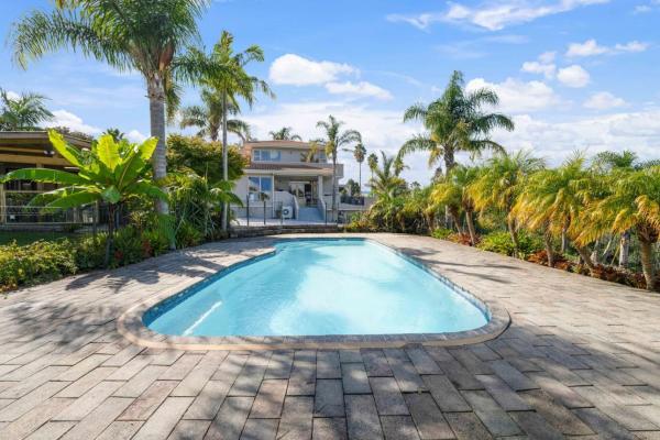 The Gardens 5 Bedroom Estate With Pool And Air-con - Beachlands