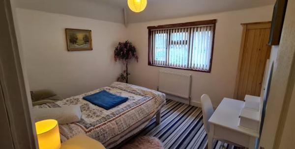 Large Bedroom, Private Bathroom, Kitchen & Living Room, Near Qe Hospital And University - Birmingham
