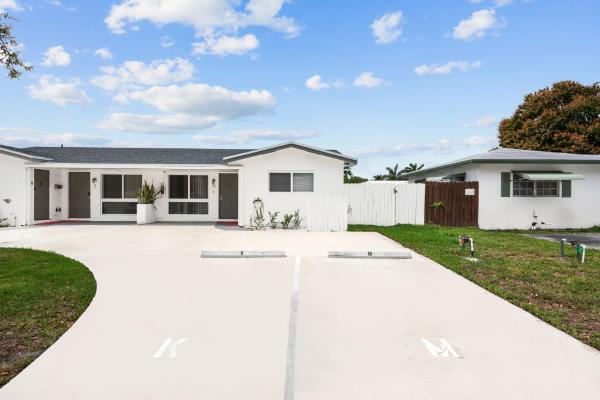 Private Studio W Pool Patio Steps To The Beach - Highland Beach, FL